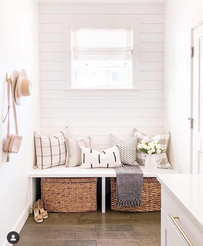 Entryway Nook Bench: How To Style Your Mini Entryway Bench For A Warm ...