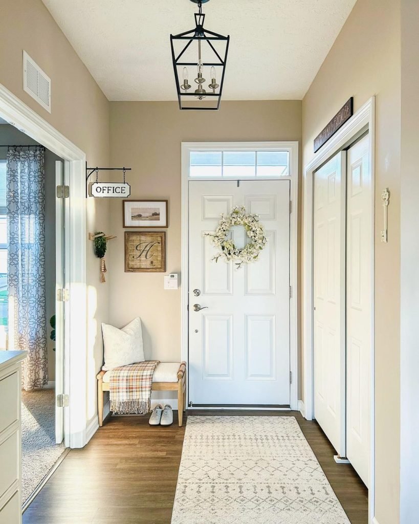 Entryway Nook Bench: How To Style Your Mini Entryway Bench For A Warm ...