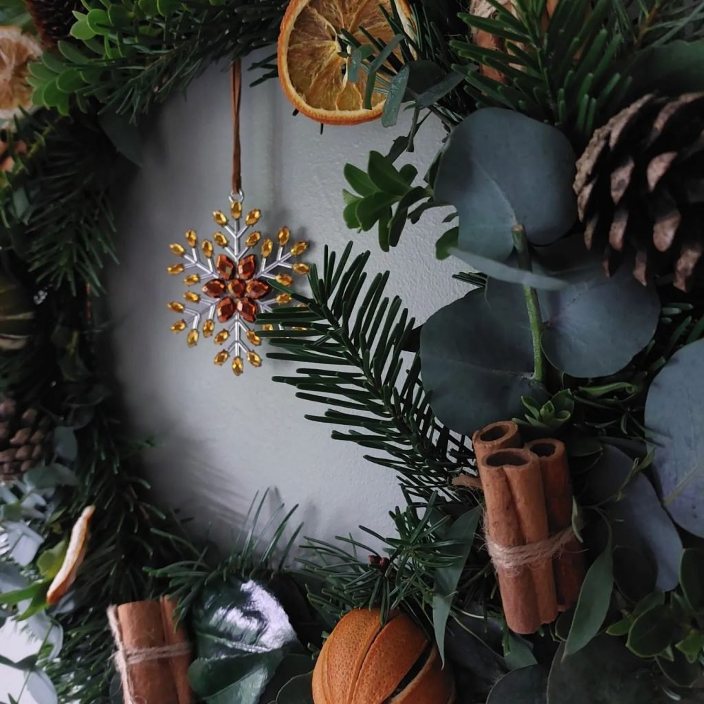 How To Make Your Own Fall Wreaths With Natural Materials And Scents
