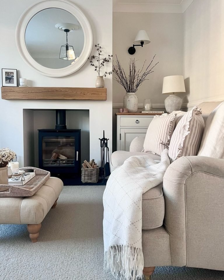 How to Achieve a Timeless Neutral Winter Decor Palette