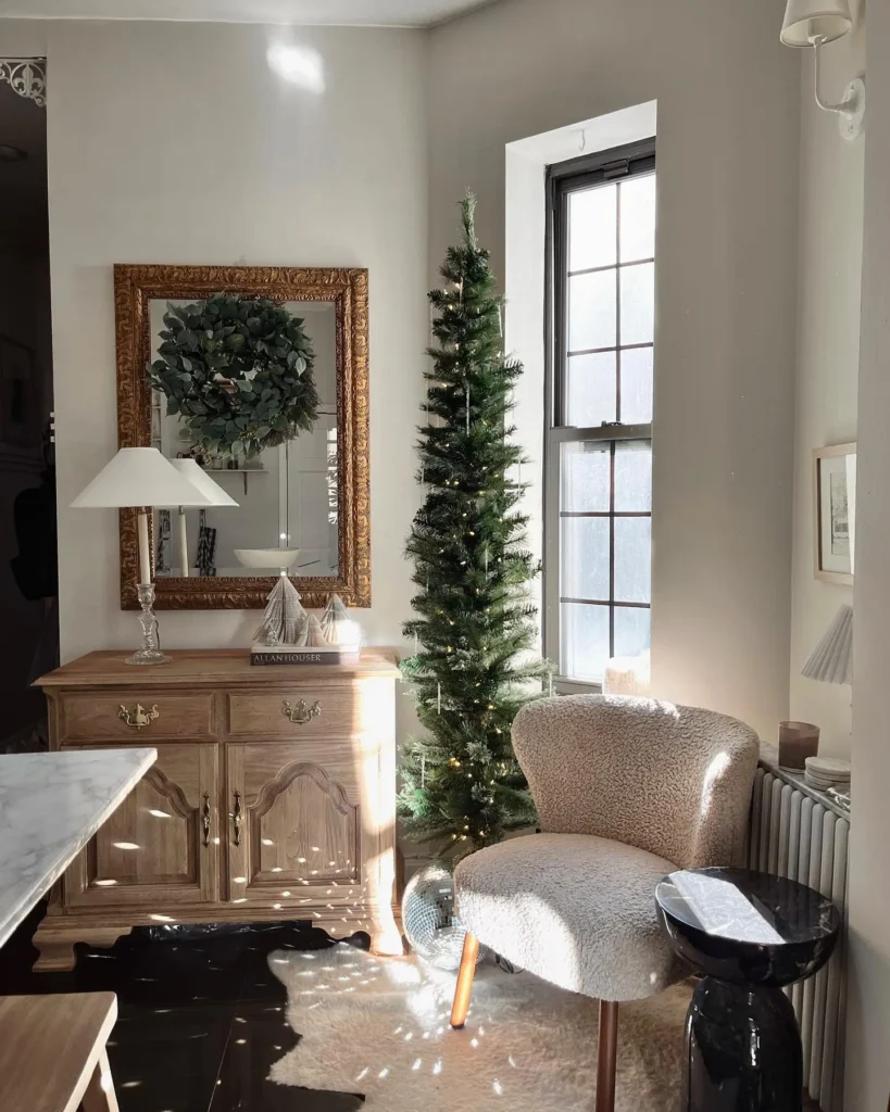 Cozy Christmas Living Room Decor Ideas For Small Spaces That Feel Big
